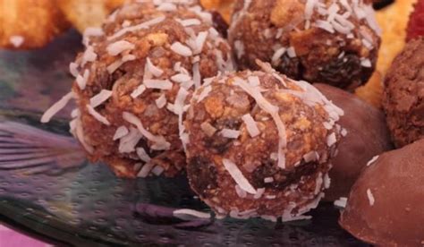 Бонбони с бисквити и пияни вишни Моята Рецепта