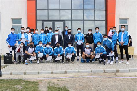 Монголын хөл бөмбөгийн бэлтгэлийн төвийг нээлээ