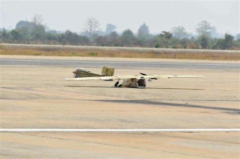 Update News နေပြည်တော် အေလာလေတပ်စခန်းနှင့် စစ်ရုံးချုပ်ကို ဒရုန်းဖြင့် တိုက်ခိုက်မှု စစ်သား ၂