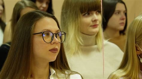 Беременная уже мама в России появился новый праздник Youtube