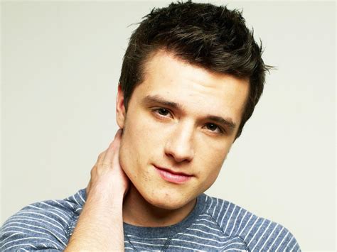 Get To Know The Hunger Games Josh Hutcherson Hes A Genuinely Nice Guy Promise Glamour