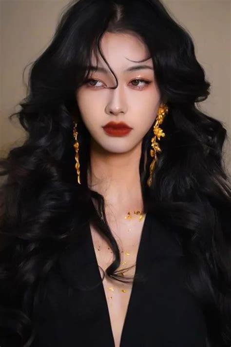 10 Stunning Dark Feminine Makeup Looks Youll Be Wearing Non Stop Moonsugarbeauty Alternative