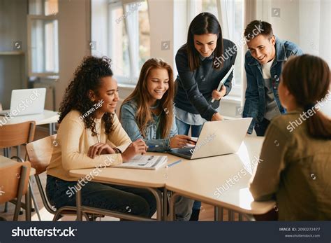 Thousand Computer Lab With Babes Royalty Free Images Stock Photos Pictures Shutterstock