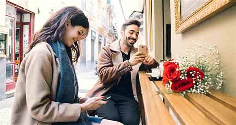 Housewife Is Addicted To Online Sex Chats And Loves Her New Identity