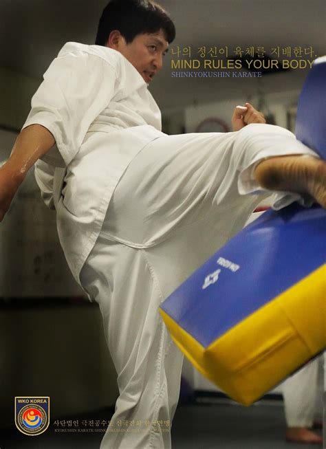 일과 집 그리고 술 그리고 잠이런 식으로라면 30대 40대 나의 가장 황금기를 그냥 그렇게 보내는 꼴이 됩니다 ㄱ 일과 집 그리고 술 그리고 잠