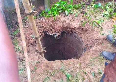 মিঠাপুকুরে টয়লেট সেপটিক ট্যাংকে পড়ে তিন জনের মৃত্যু Barta Bazar