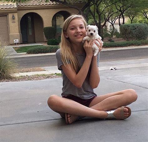 Brynn Rumfallo Dance Moms Girls Brynn Rumfallo Teen Girl Poses
