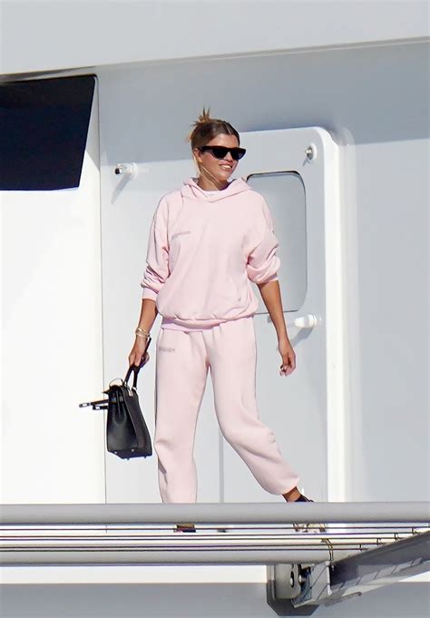 Sofia Richie Leaves St Barts 12262020 Hawtcelebs