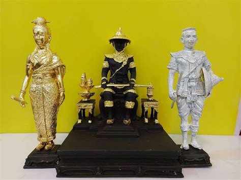 สมเด็จพระนเรศวรมหาราช รุ่น 100 ปี กองทัพภาคที่ 3 ปี2545 รัตนพระเครื่องพระบูชา Thaipick