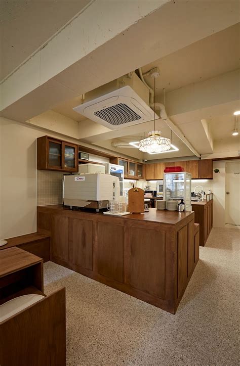 화이트and우드톤 깔끔한 디자인의 10평 카페 인테리어 비용 Shop Interiors Cafe Interior