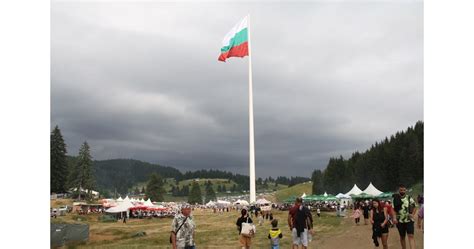 По малко хора на поляните на Рожен цените са по високи