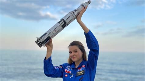 Космическо момиче Татяна Иванова иска да помага за развитието на човечеството