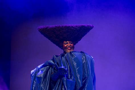 Le Gateau Chocolat Pays Tribute To Shirley Bassey Attitude