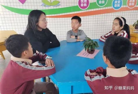 自家娃开学坐最后一排，是老师有意为之？家长要了解后排的好处 知乎