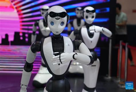 Humanoides Mascotas Y Exoesqueletos En Expo Mundial De Robots Fusilerías
