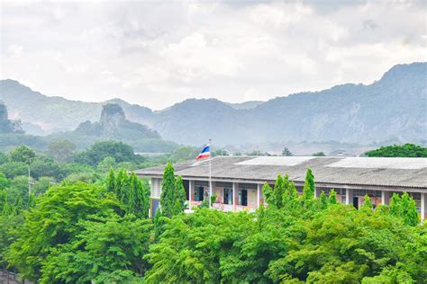 ศูนย์ ศูนย์พัฒนาเด็กเล็กและโรงเรียนอนุบาลเทศบาลหน้าพระลาน