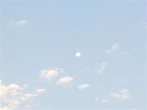 立冬清晨的月亮與太陽上演日月同輝的美景你見過嗎 每日頭條
