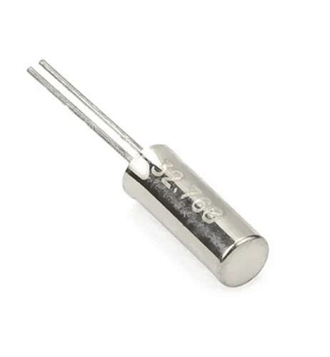 Electronicscomp 32 768khz Crystal Oscillator Throuhj Hole Surface