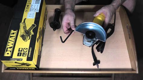 обзор болгарки DeWalt DWE4051 - YouTube