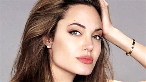 بدل آنجلینا جولی از خودش آنجلینا جولی‌تر است عکس های مشهورترین