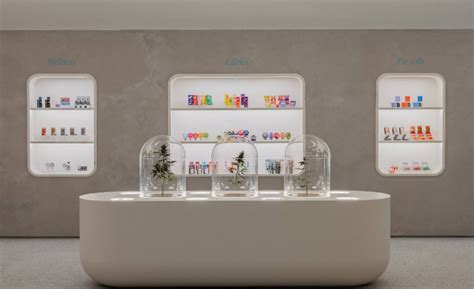 Retail Spotlight The Travel Agency On 5th Ave In Manhattan New York