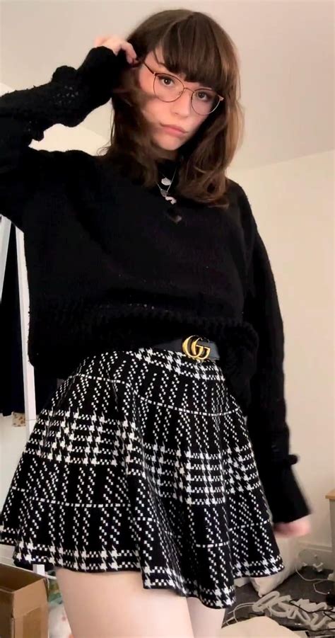 My Fav 💕 Girls Dressed In 🟡 And ⚫ Rf1nn5ter