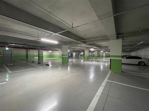 프렌즈스크린골프 의정부용현점 안녕하세요 카카오프렌즈스크린 용현점입니다 저희 건물에는 이렇게 넓은 주차시설이 있다는 사실 아셨나요 ~~ 편하게 주차하시고 많은 이용