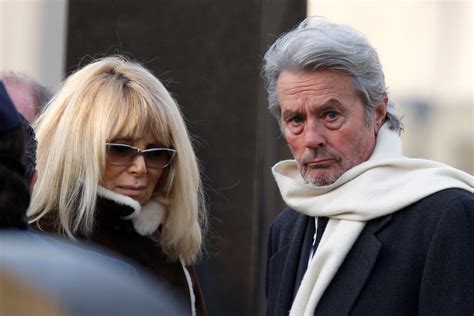 Murió Mireille Darc Ex Pareja De Alain Delon E ícono Del Cine Francés