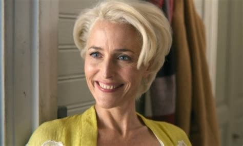 Pourquoi Je Kiffe Jean Milburn La M Re D Otis Personnage Jou Par Gillian Anderson Dans La