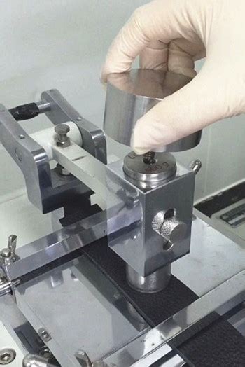 检验场上显身手 比学赶超提技能我院开展实验操作技能比赛