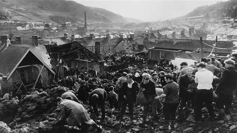 El Derrumbe Negro” De Aberfan Que Dejó 116 Niños Muertos Y Una Oscura Mancha En El Reinado De