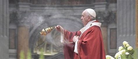 Папата Франциск повика на светска забрана за сурогат мајчинство Реален Медиум за Реални Луѓе