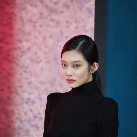 Jasmine Amelia Reed ملف تعريف ومحتوى مؤثر الذكاء الاصطناعي الافتراضي