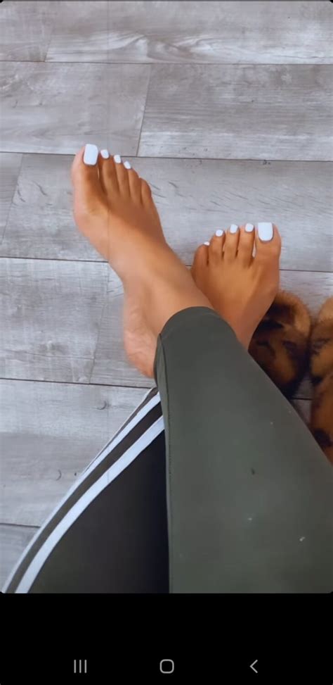 Chinese Kitty Feet