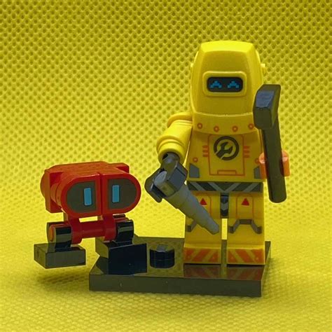 Lego Robot Repair Tech Minifigure Brick Land