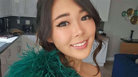 Extraemily Banned On Twitch After Sparking Outrage Over Texting And