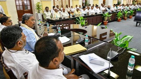 ಕರ್ನಾಟಕ ವಿಧಾನಸಭೆಯ ಮೊದಲ ಮುಸ್ಲಿಂ ಸ್ಪೀಕರ್ ಆಗಿ ಅಧಿಕಾರ ಸ್ವೀಕರಿಸಿದ ಯುಟಿ ಖಾದರ್‌ Ut Khader Became The