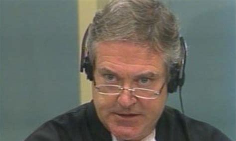 Hero Judge Wrestles Escaping Sex Offender To The Courtroom Floor Daily Mail Online