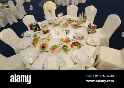 Restaurant Lunch Tables Stock Videos And Footage Hd And 4k Video Clips Alamy