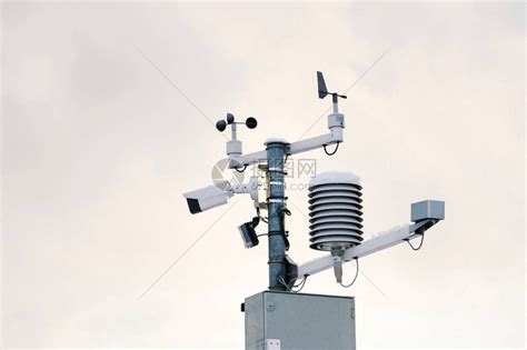 蓝天背景气象预报的气象站风速计高清图片下载 正版图片503087455 摄图网