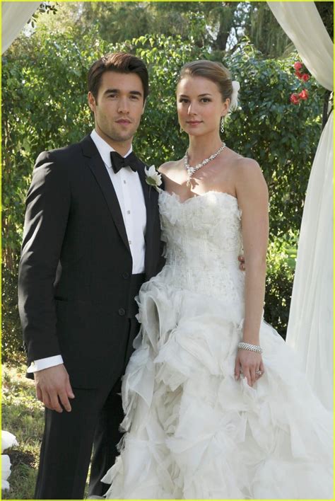 Relive Emily Vancamp And Josh Bowmans Wedding On Revenge Photo