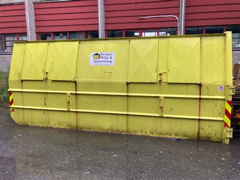 18 Kubikk Lukket Luke Container Til Restavfall Til Utleie I Bergen