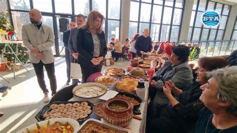 Вицепрезидентът Илияна Йотова бе гост на традиционна кулинарна изложба в Перник Youtube
