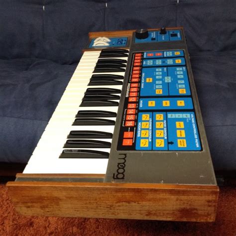 Matrixsynth Moog Source Synthesizer Sn 3952