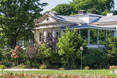 여름철 파리 중심부의 파빌리온 가브리엘의 유서 깊은 건물 전경 파리 일 드 프랑스에 대한 스톡 사진 및 기타 이미지 Istock