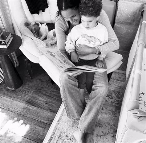 Ok აქამდე უცნობი კადრები პრინცი ჰარისა და მეგან მარკლის დოკუმენტური ფილმიდან Ok Magazine