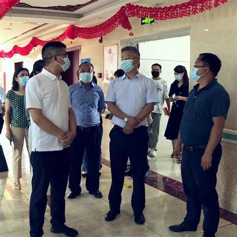 市政协委员视察组到普定县视察紧密型县域医共体建设情况张文霞医疗群众