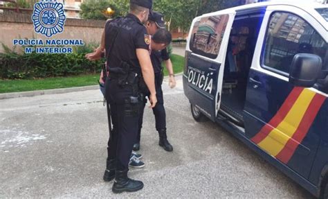 La Policía Nacional Detiene A Cuatro Personas Por Varios Delitos De