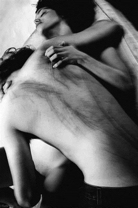 Kitten Needs Her Claws Clipped Pic