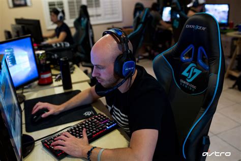 Why Do Csgo Pros Tilt Their Keyboards Wingg